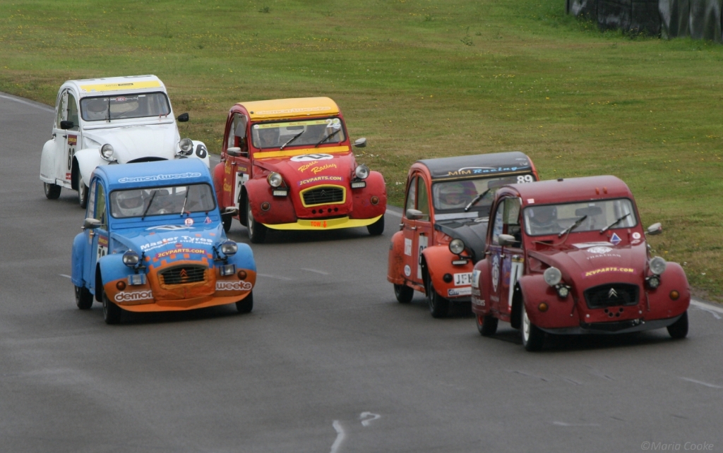 About the 2CV 24 hour race – Classic 2CV Racing Club