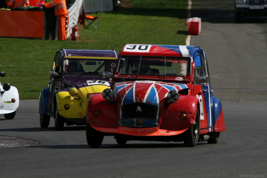 About the 2CV 24 hour race – Classic 2CV Racing Club
