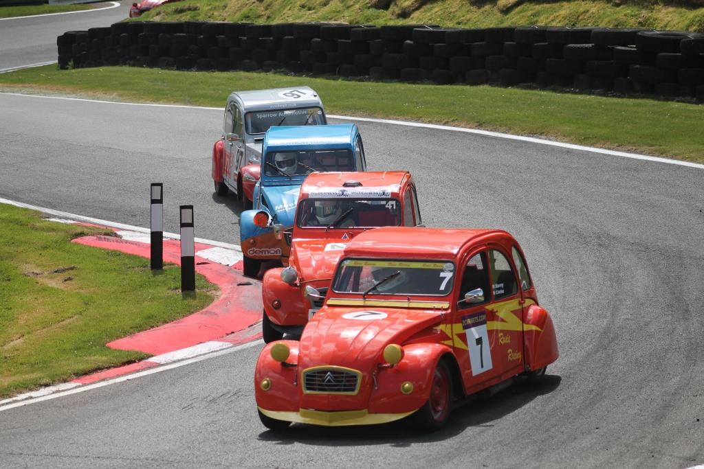 Live streaming of the 2CVParts.com 2CV Races! – Classic 2CV Racing Club
