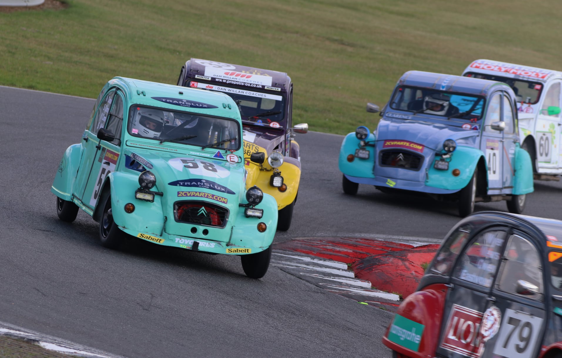 2CV Team Lion roar to second successive 24hr victory – Classic 2CV ...