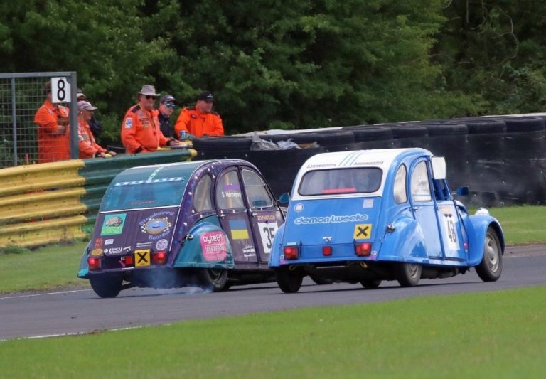 24 hour race entries now open! – Classic 2CV Racing Club